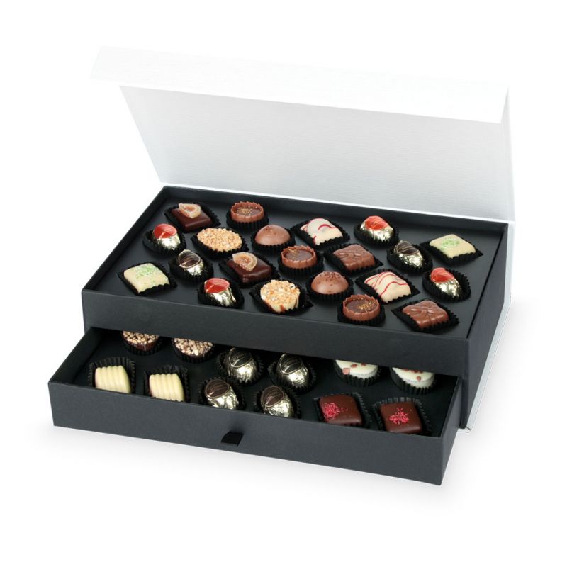 Bombonierka na urodziny Chocolate Tower White z Twoimi życzeniami